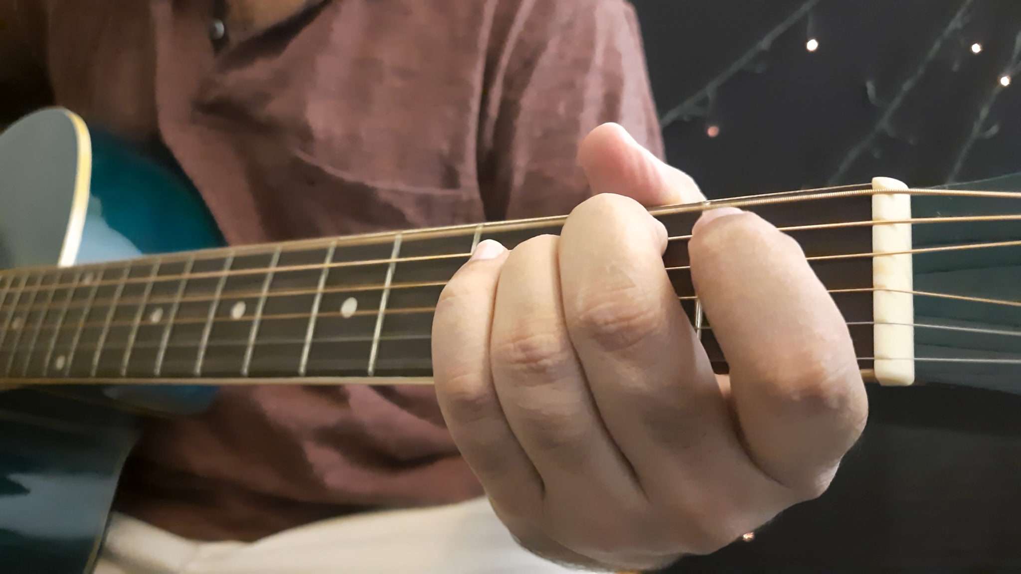 A Guide to Play the E minor scale in Guitar With Finger Position